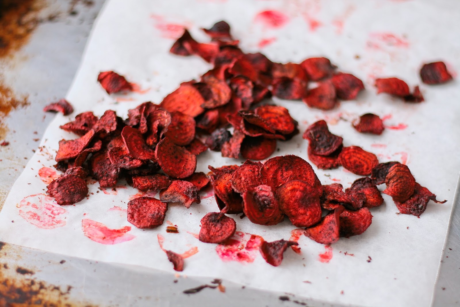 Easy beetroot crisps – Cupcakes & Couscous