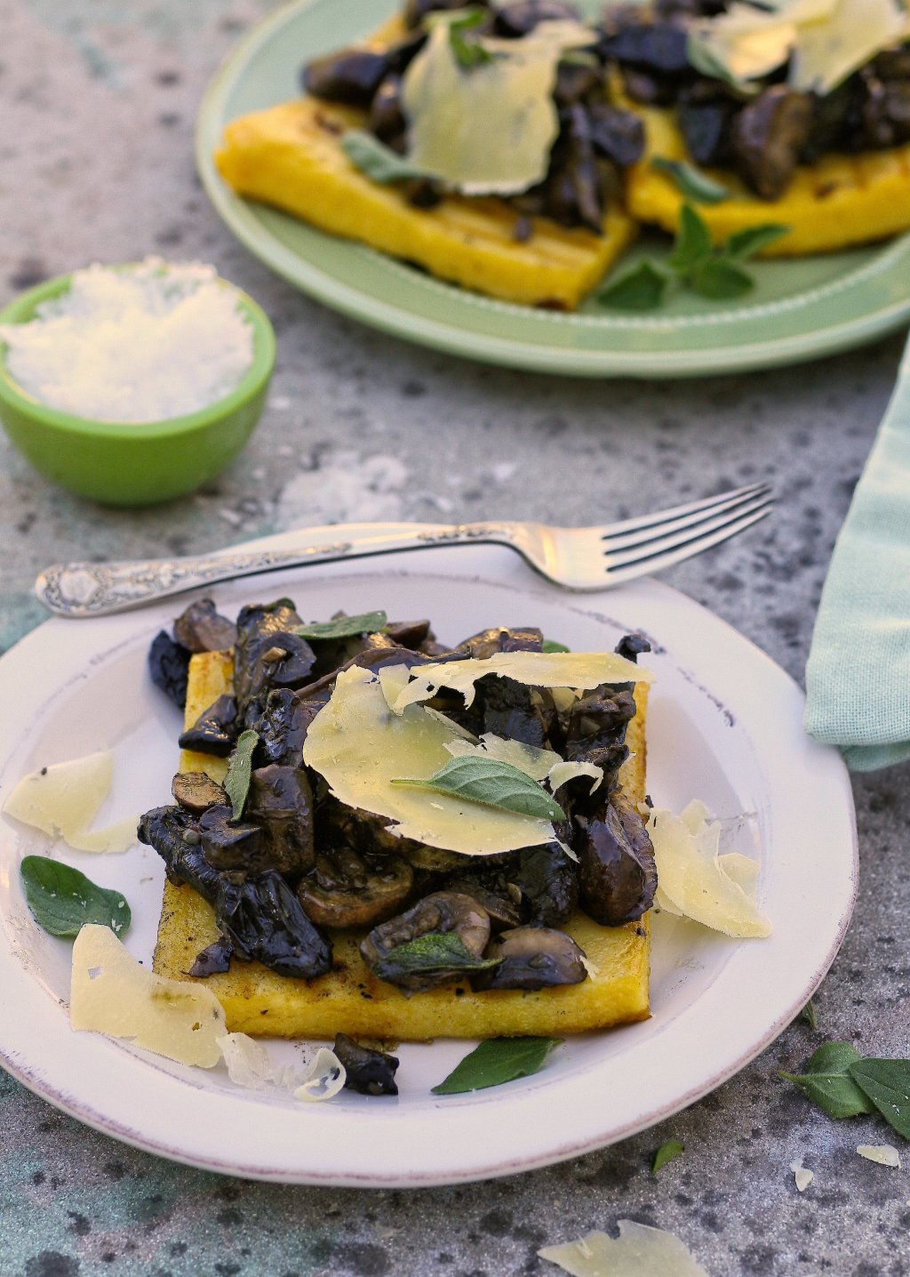 Mushrooms on griddled polenta with pecorino – Cupcakes & Couscous