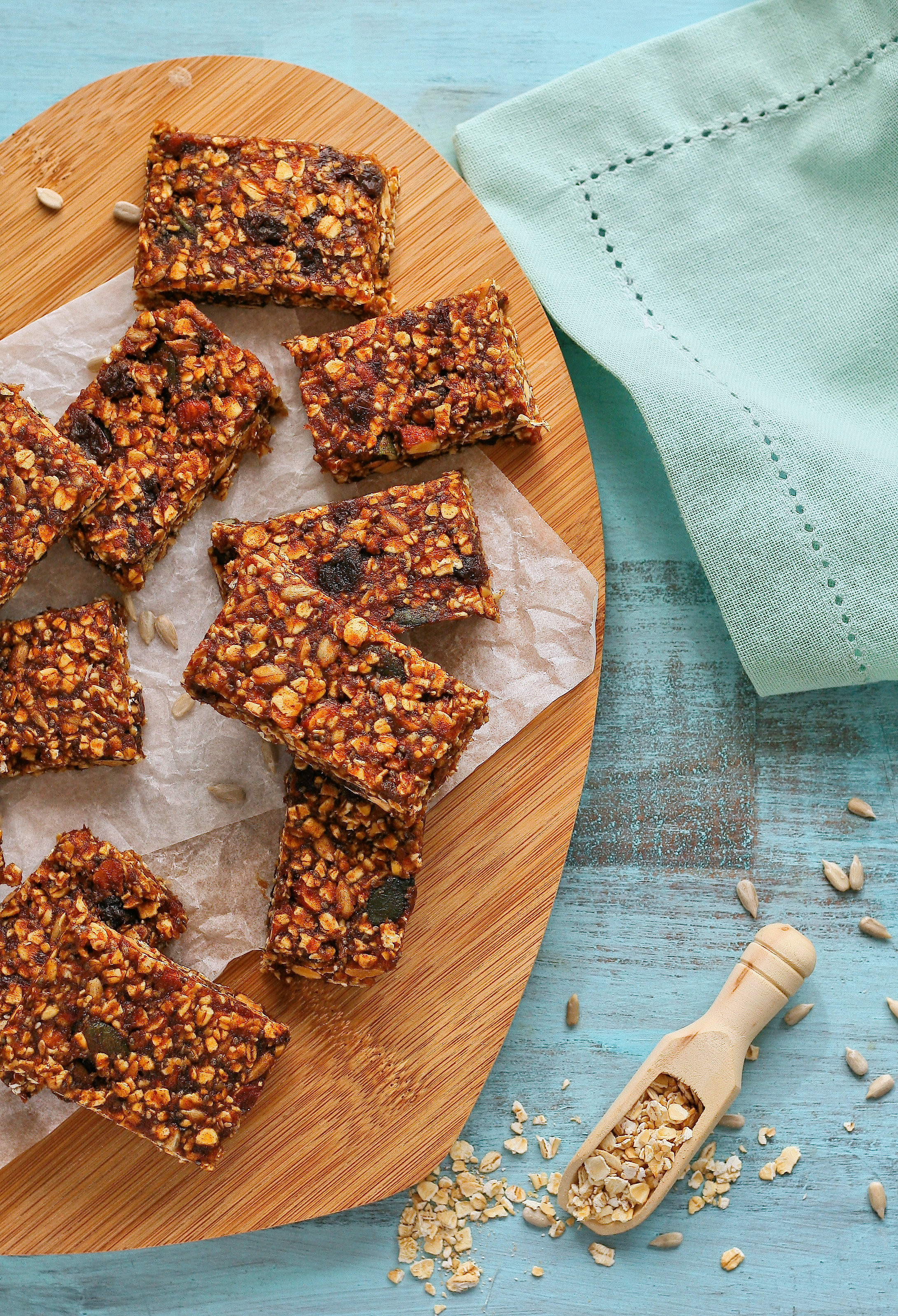 Date, seed and nut muesli bars (with video) – Cupcakes & Couscous