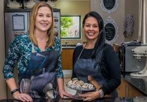 Almond and chocolate macarons with Elmarie Berry – Cupcakes & Couscous