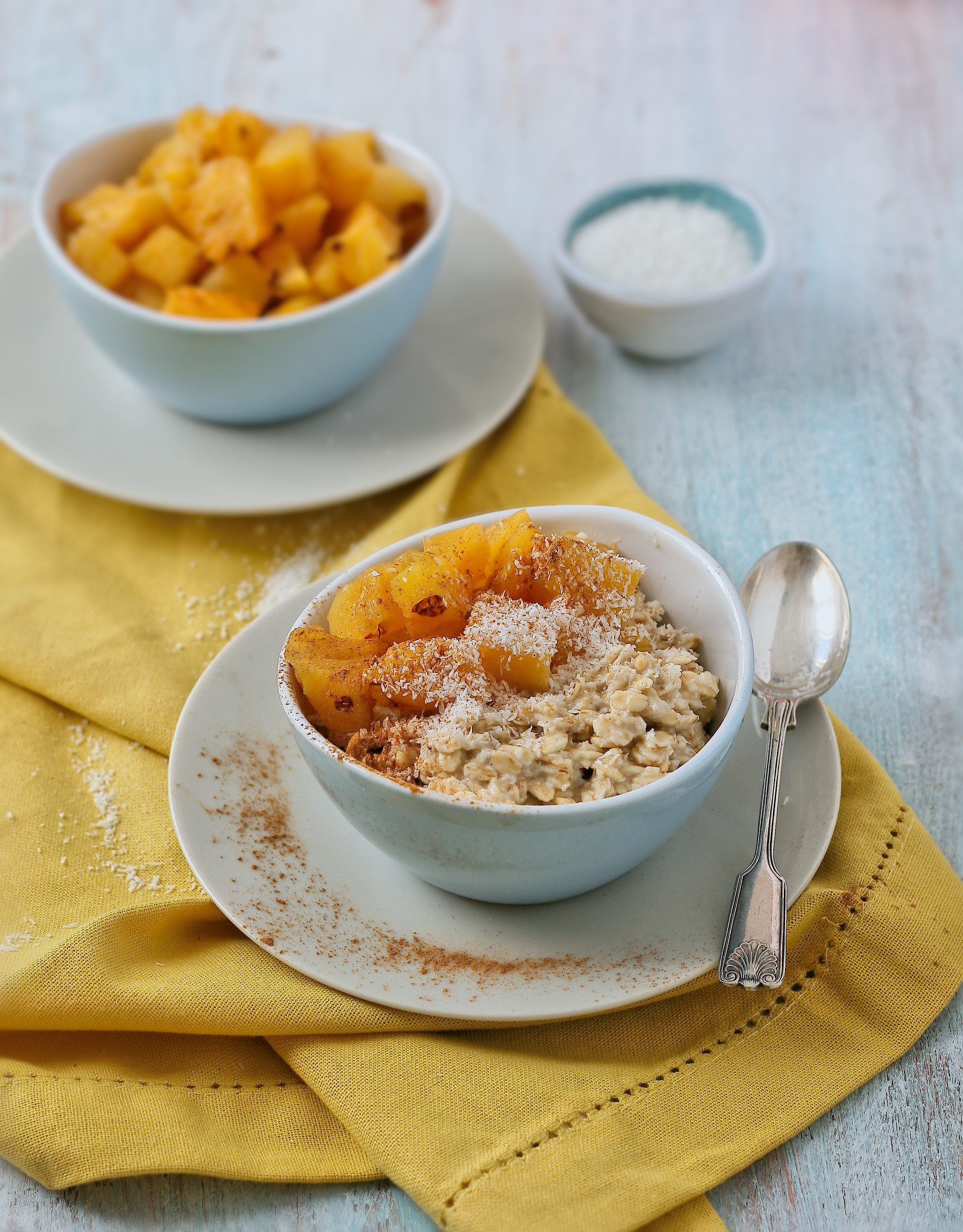 Stewed pineapple overnight oats (with video) – Cupcakes & Couscous