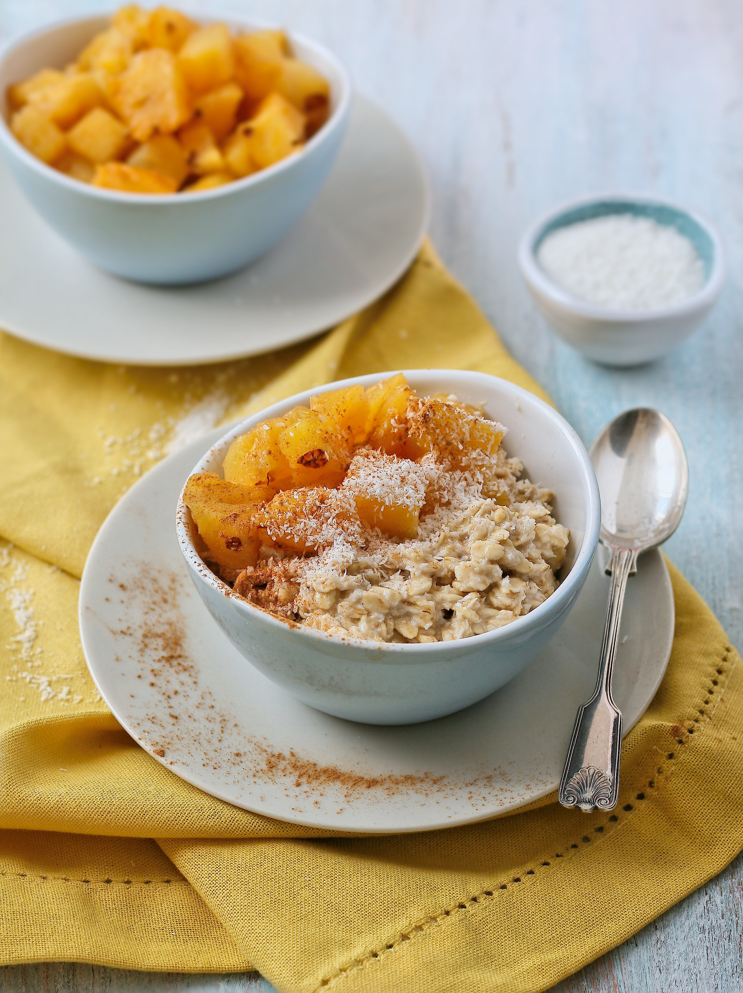 Stewed pineapple overnight oats (with video) – Cupcakes & Couscous