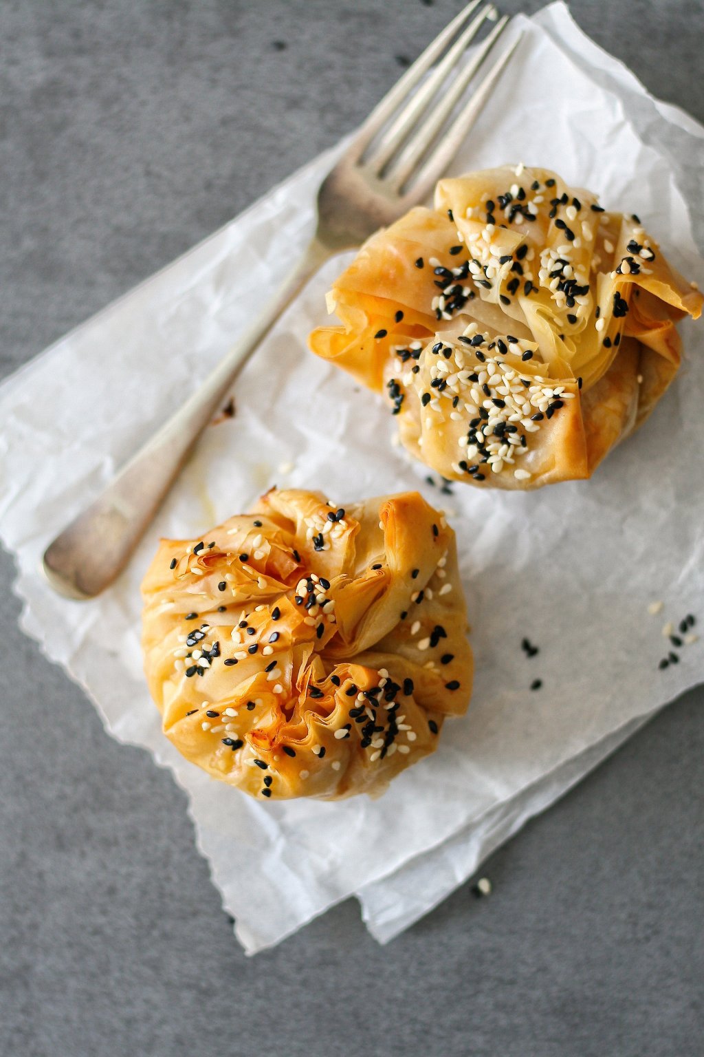 Mini roasted veggie phyllo parcels – Cupcakes & Couscous