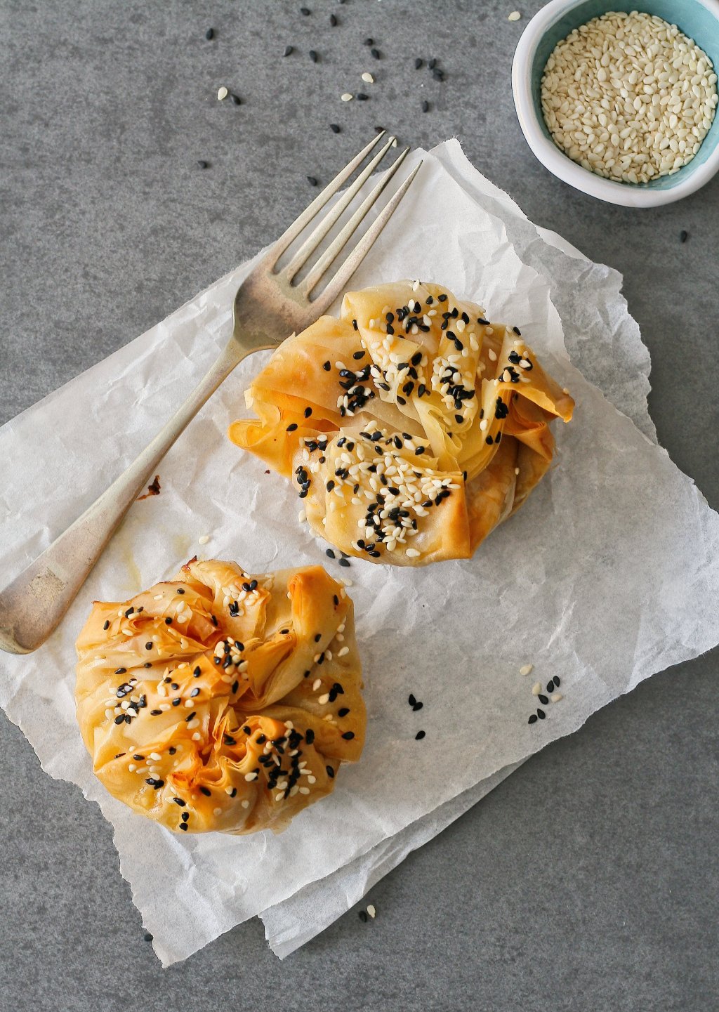 Mini roasted veggie phyllo parcels – Cupcakes & Couscous