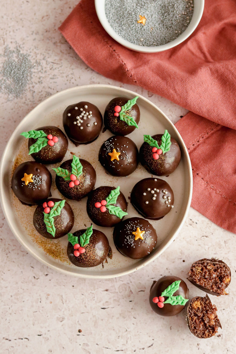 Christmas biscuit truffles – Cupcakes & Couscous