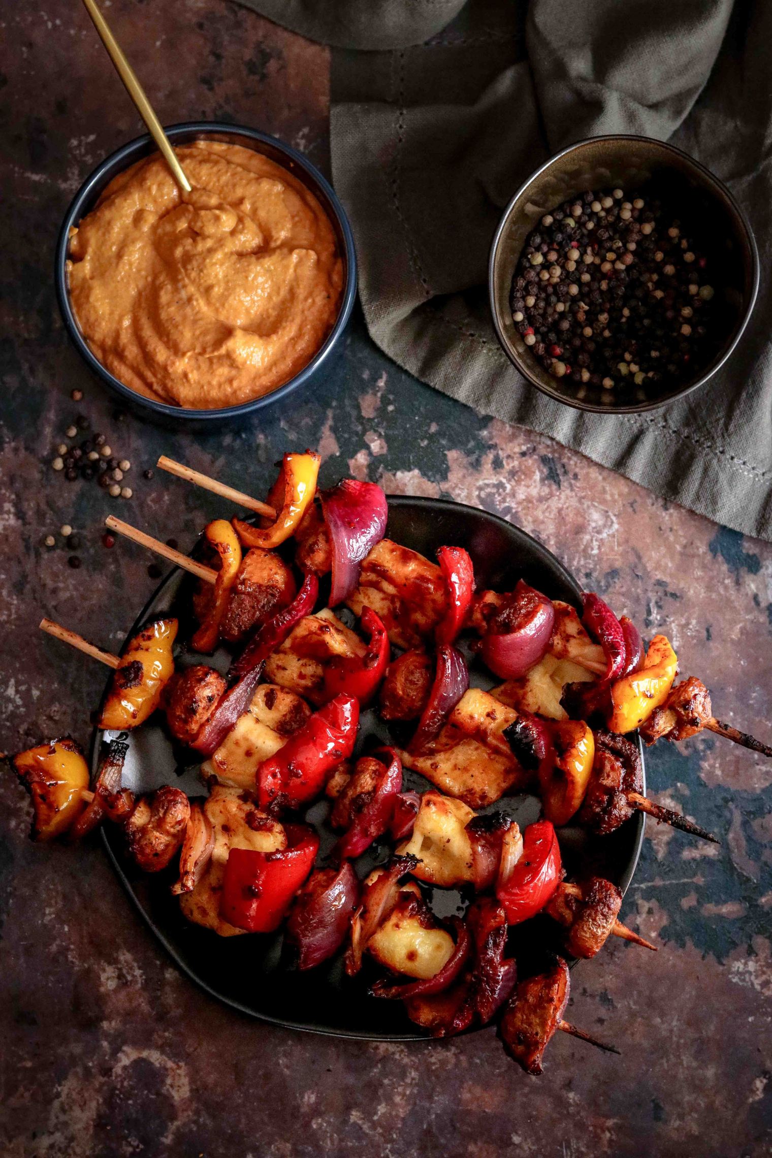 Spicy halloumi and veg skewers with creamy chakalaka dip – Cupcakes ...